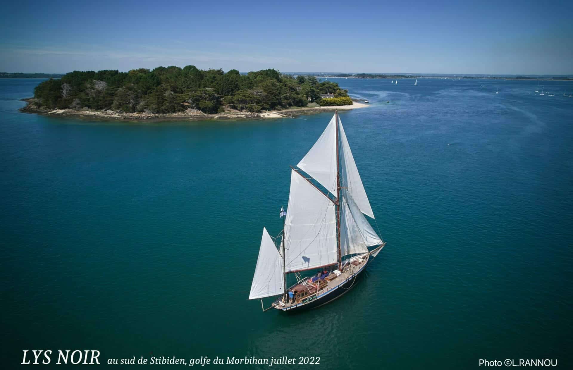 Le Lys Noir, naviguer en yawl aurique dans le Golfe du Morbihan